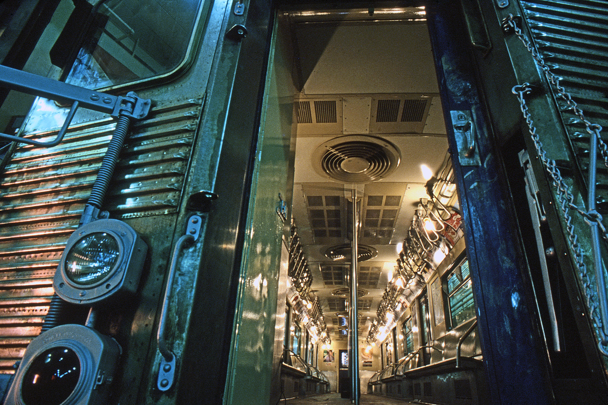 Why are the handrails on C trains so sparse? : r/nycrail