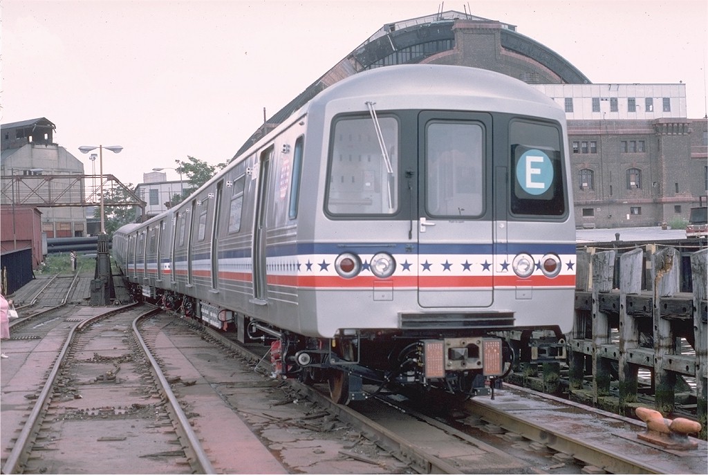 R211 storm door observation