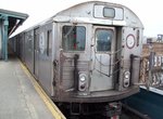 www.nycsubway.org: R-38 (St. Louis Car)