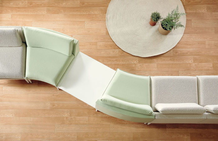 Eva Curve Armchairs by Rouillard - Oburo