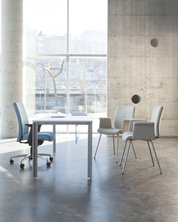 Spyder Conference Chair by Rouillard - Oburo
