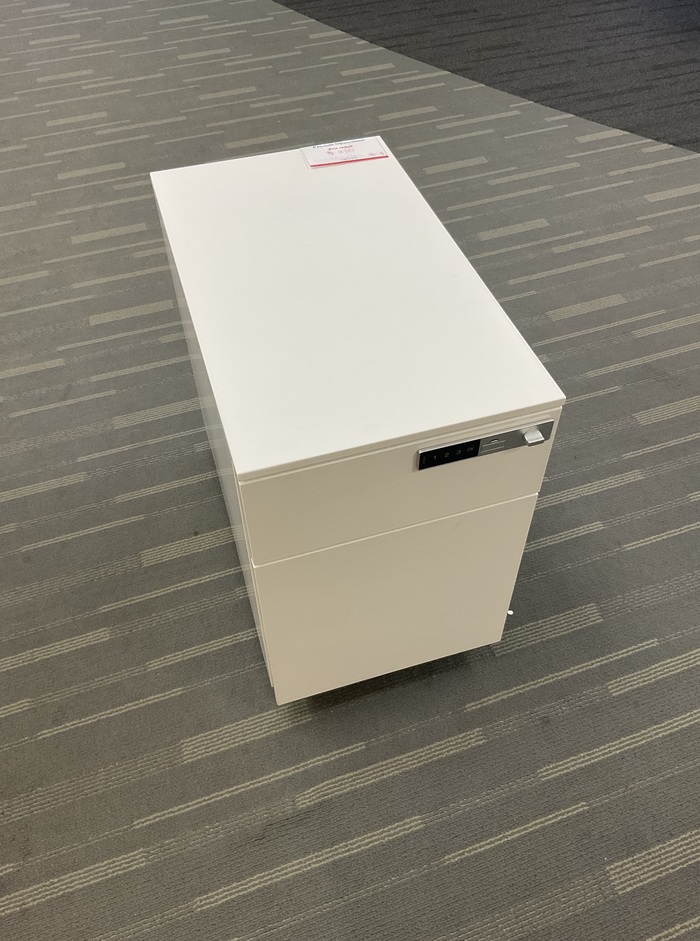 Artopex mobile metal pedestal units - Oburo