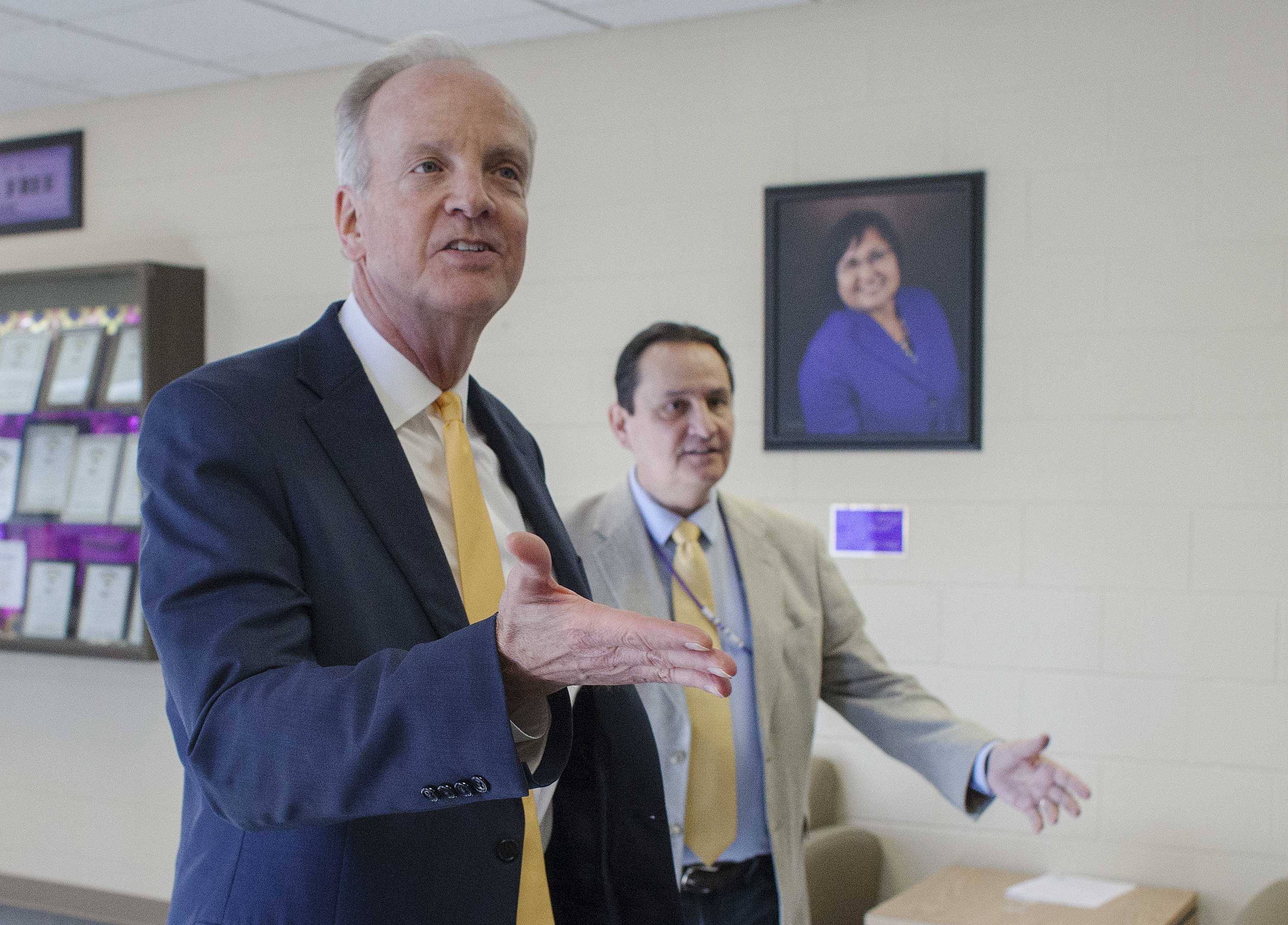 U.S. Sen. Jerry Moran visits Haskell University, Eudora | News, Sports ...