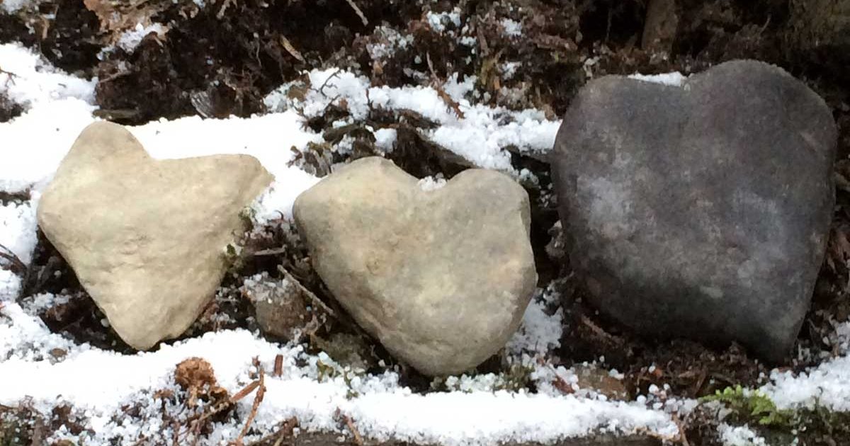 On the Grid : Heart Stone Wall
