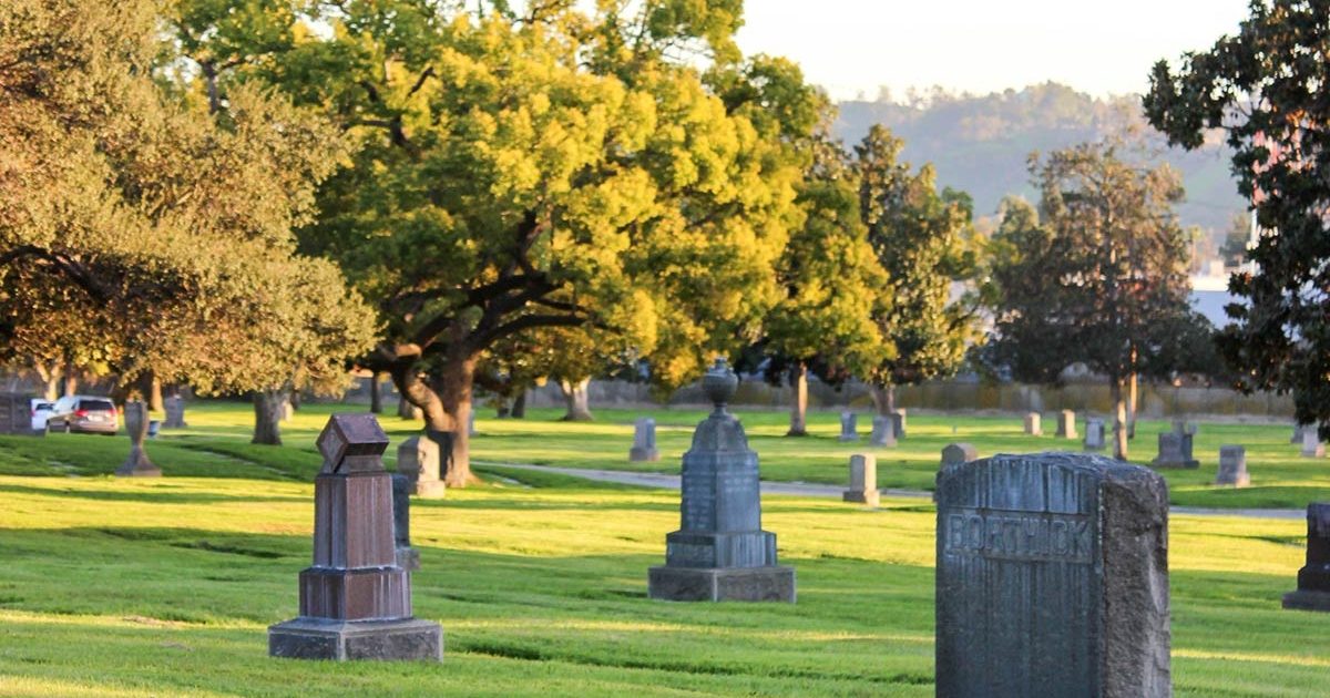 On the Grid : Forest Lawn Memorial Park
