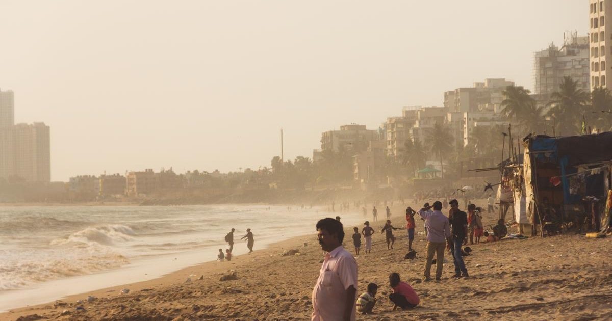 On the Grid : Versova Beach