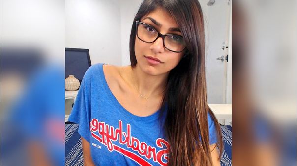 Mía Khalifa interpreta éxito de la colombiana Karol G