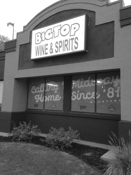 Big Top Liquors cuts the ribbon on relocation – Park Bugle