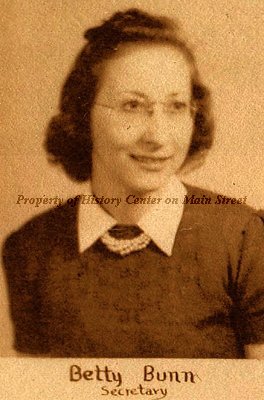 Elizabeth Bunn's Instagram, Twitter & Facebook on IDCrawl