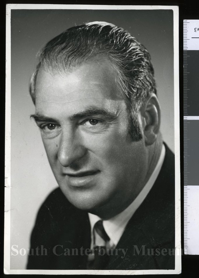 Basil Arthur's Instagram, Twitter & Facebook on IDCrawl