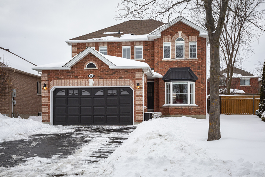 18 Smith St , New Tecumseth, ON, L9R 1Z8