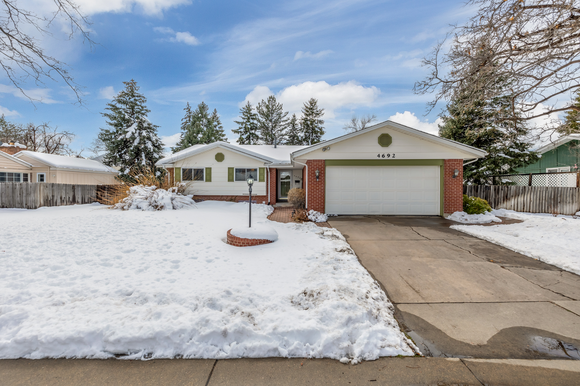 "4692 W Tufts Avenue"