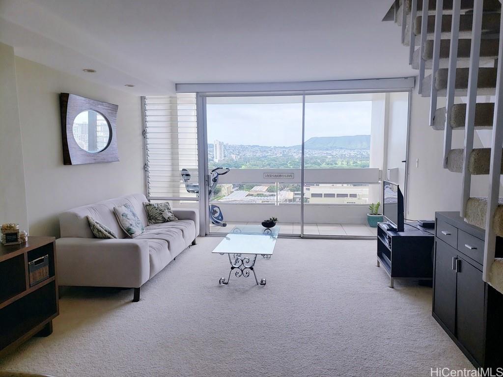 555 University Ave #1702