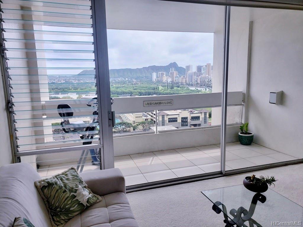 555 University Ave #1702