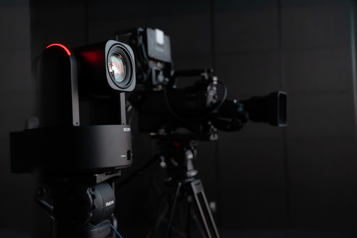 Sony Electronics Announces a 4K 60p Pan-Tilt-Zoom Camera with AI-based ...