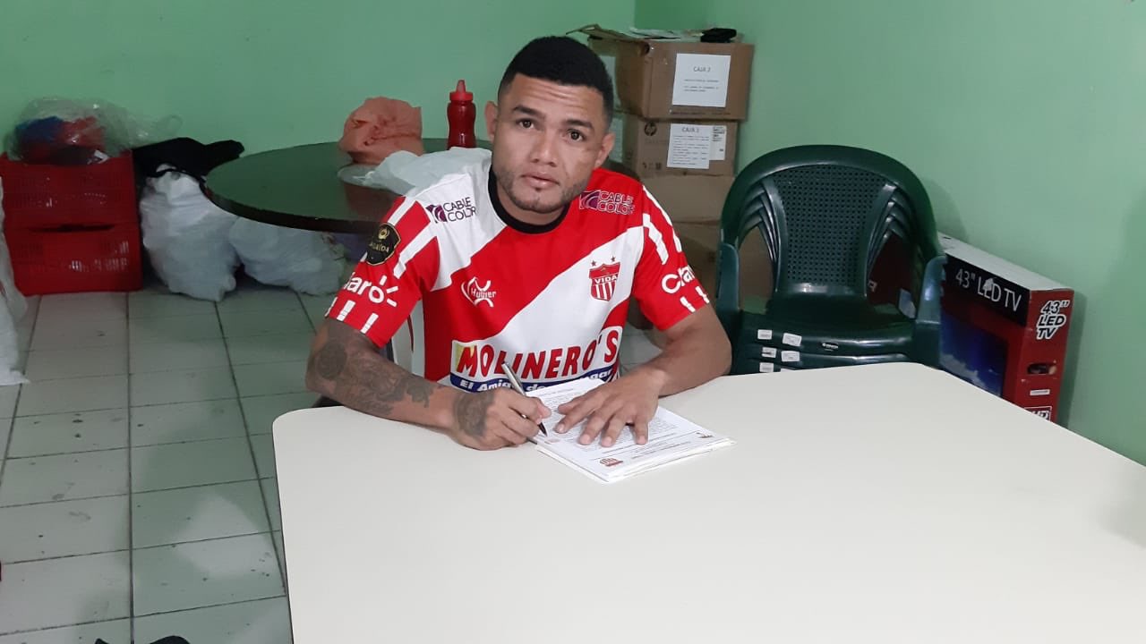 Vida ficha a Alexander Aguilar