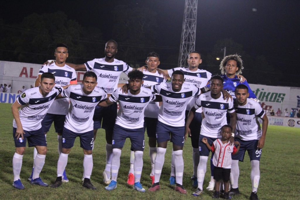 Honduras Progreso debe un mes de salario al plantel