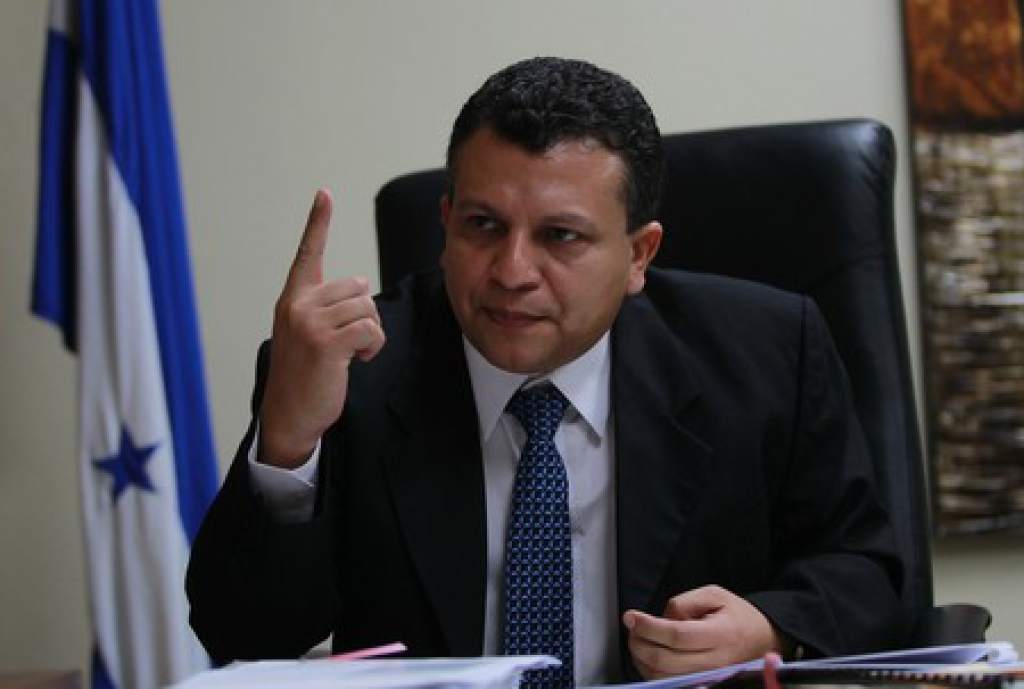 Teodoro Bonilla sale de prisión bajo la medida de preliberación