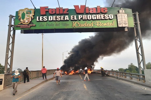 Conductores de taxis se toman entradas a El Progreso para exigir que ...