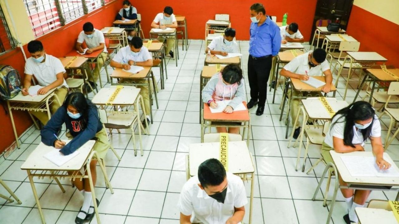 ¿Regresan o no a clases semipresenciales las escuelas privadas en ...