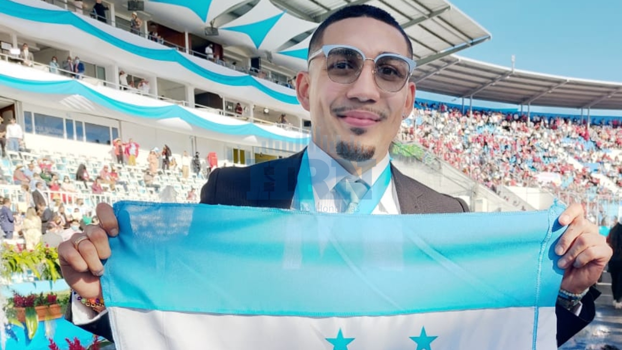 Fotos: Teófimo López causa furor en la toma de posesión de Xiomara ...