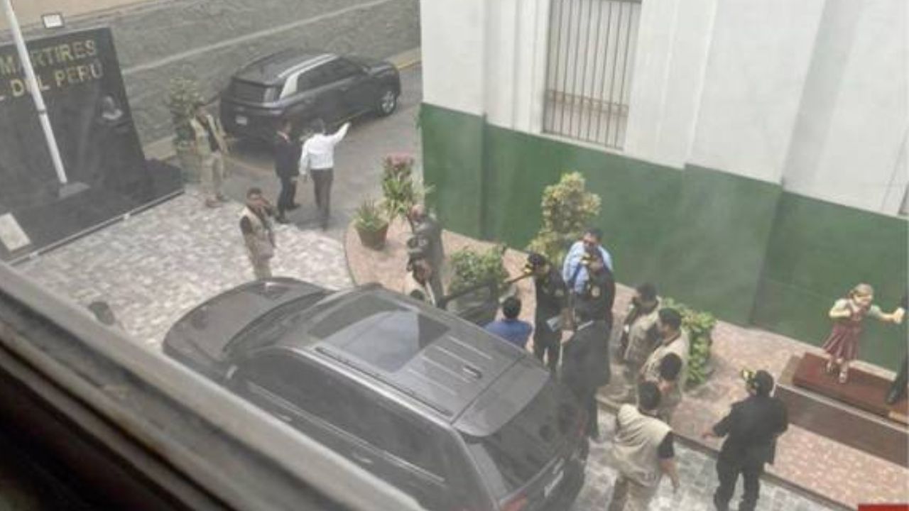 Así fue traicionado por sus escoltas el expresidente peruano Pedro Castillo cuando intentó huir ...