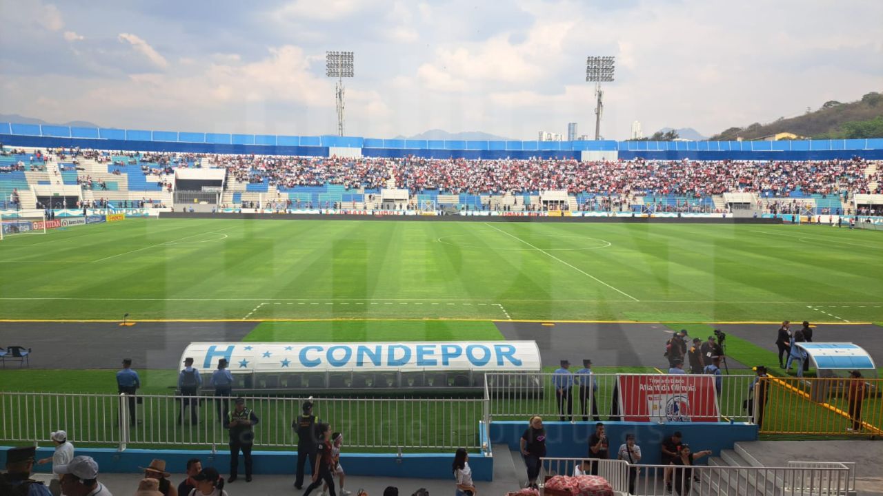 En buen estado la grama híbrida del 'Chelato Uclés' tras la final entre ...