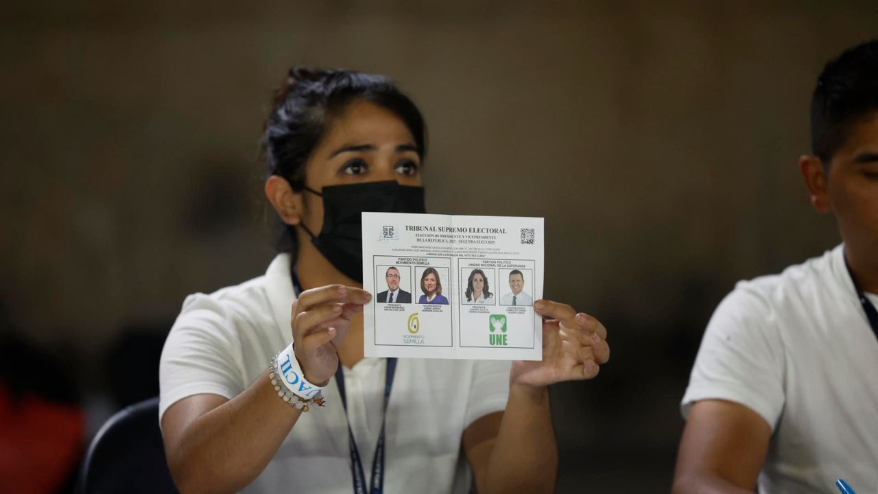 Avanza la votación en Guatemala para la elección del presidente | HRN