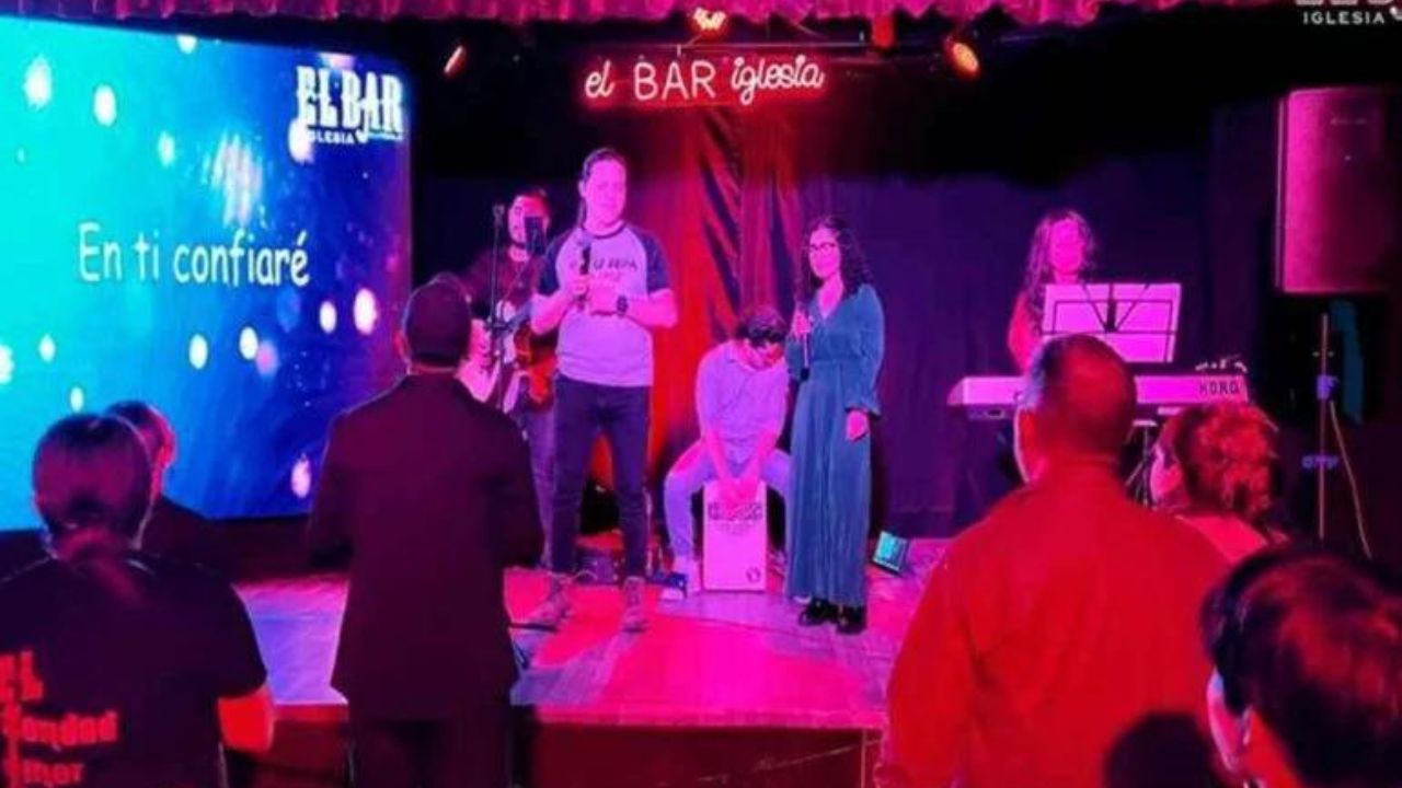 Así funciona el 'Bar Iglesia' para personas aburridas de la iglesia ...