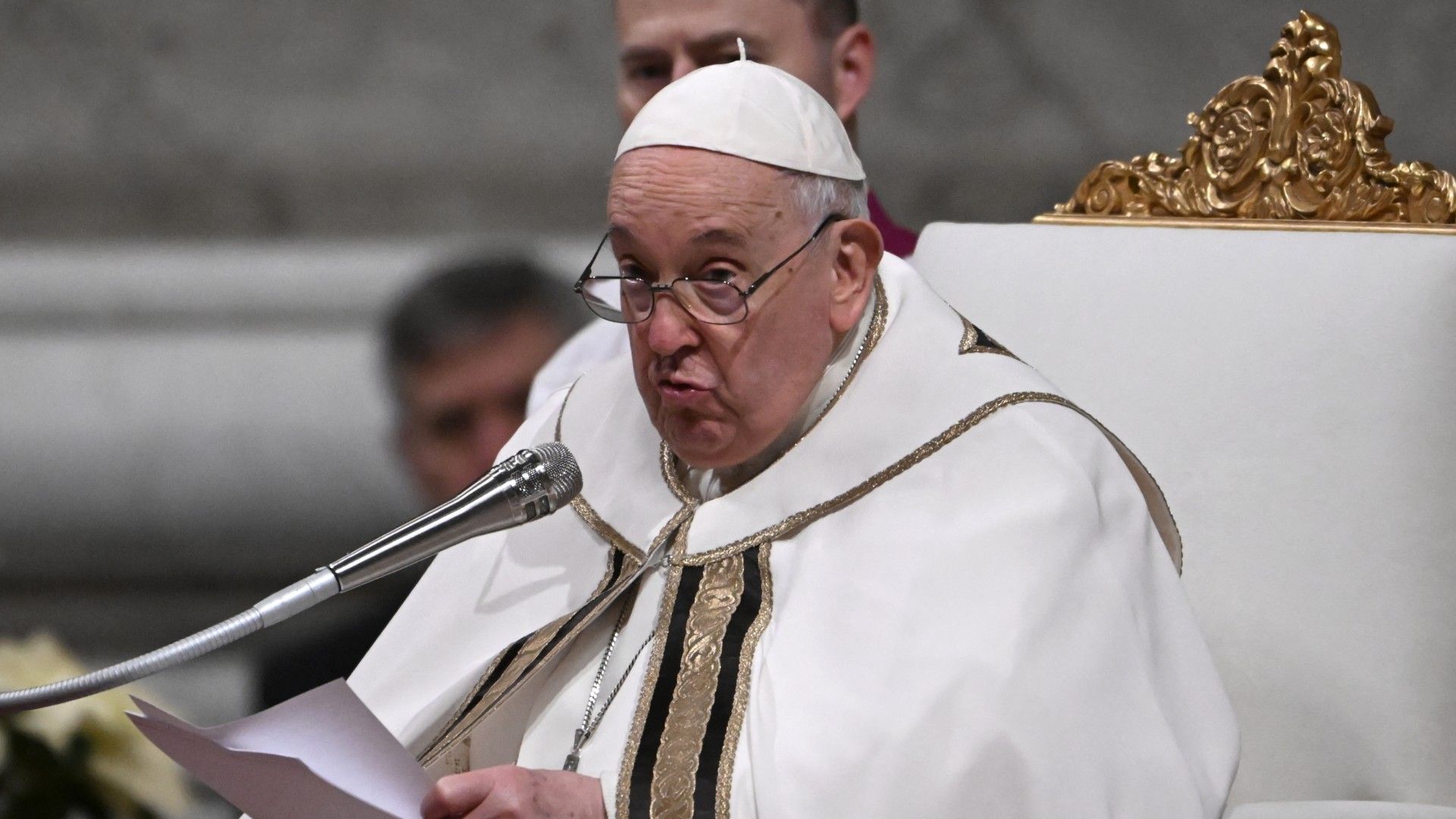 El papa insta a 'hablar de paz a quien quiere guerra y de acogida a quien cierra puertas' | HRN
