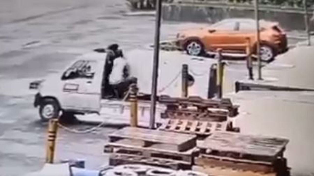 Cámara capta a hombre que es aplastado por refrigerador industrial en ...