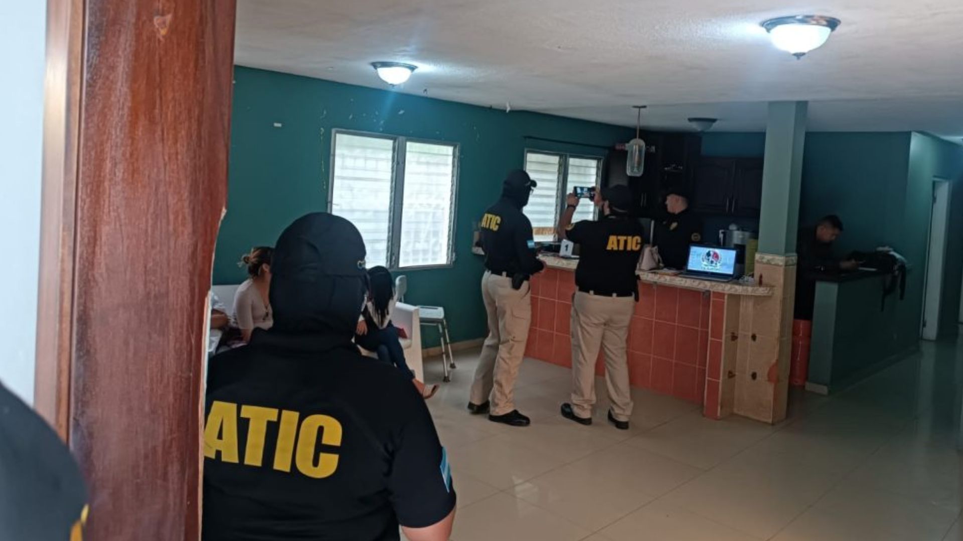 Capturan A Administradora De Casa De Masajes Que Ofrecía Mujeres Por