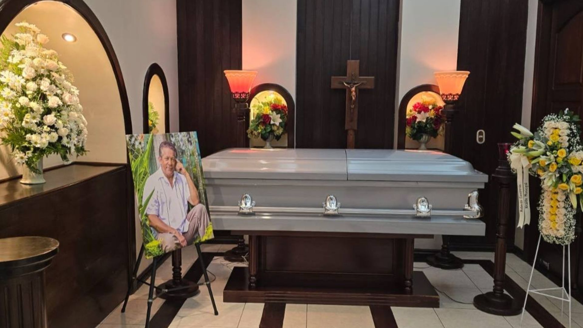 Artistas rendirán homenaje a Moisés Canelo tras la llegada de sus ...