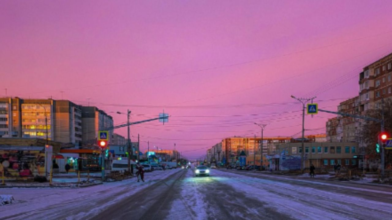 Impresionante luz rosa ilumina el cielo al amanecer, ¿dónde ocurrió? | HRN