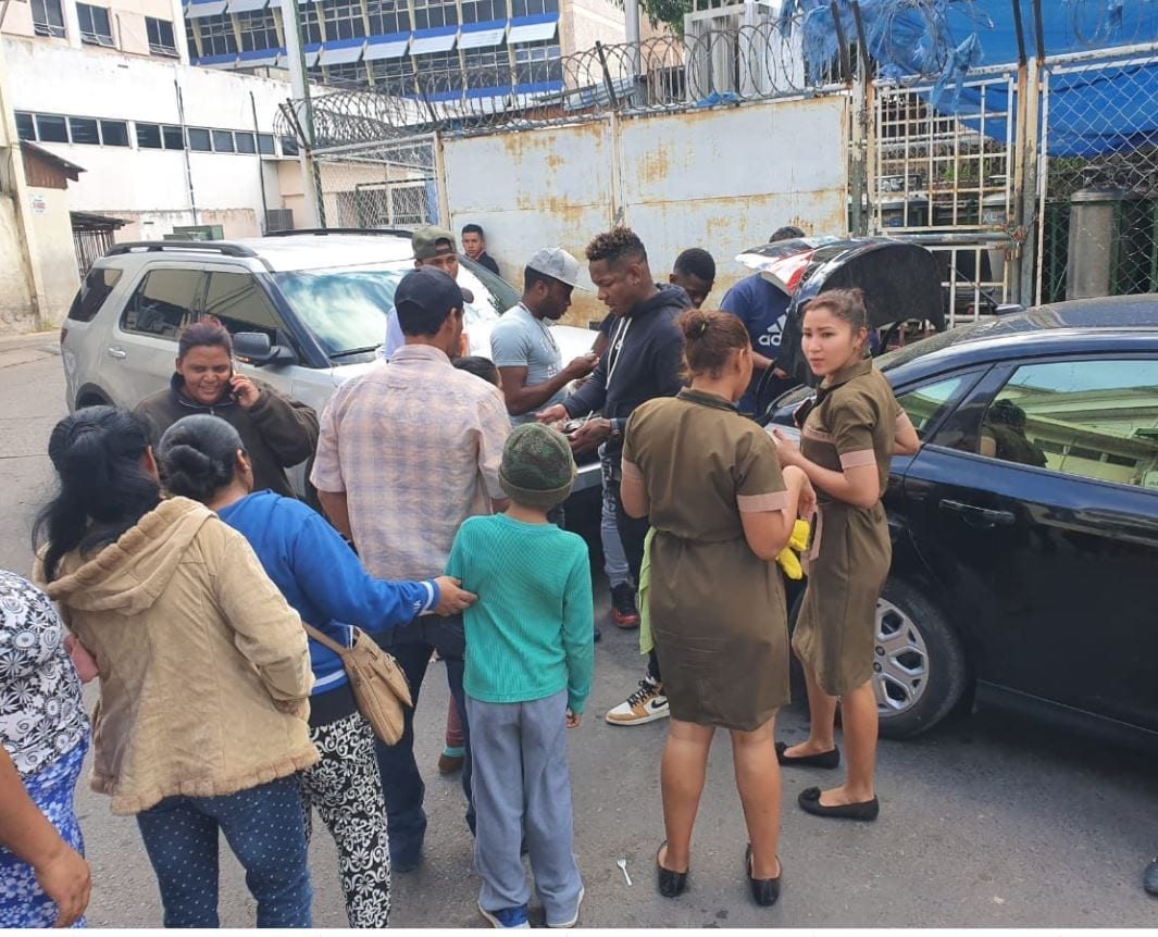 Quioto muestra su nobleza al regalar comida a los más necesitados