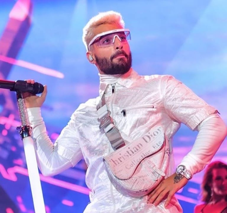 Maluma comparte vídeo mientras se coloca un piercing en una parte ...