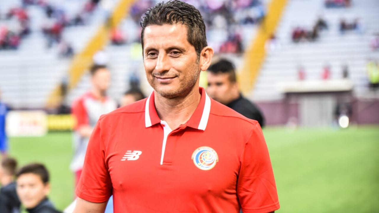 Ronald González considera en igualdad a Honduras y Costa Rica rumbo a ...