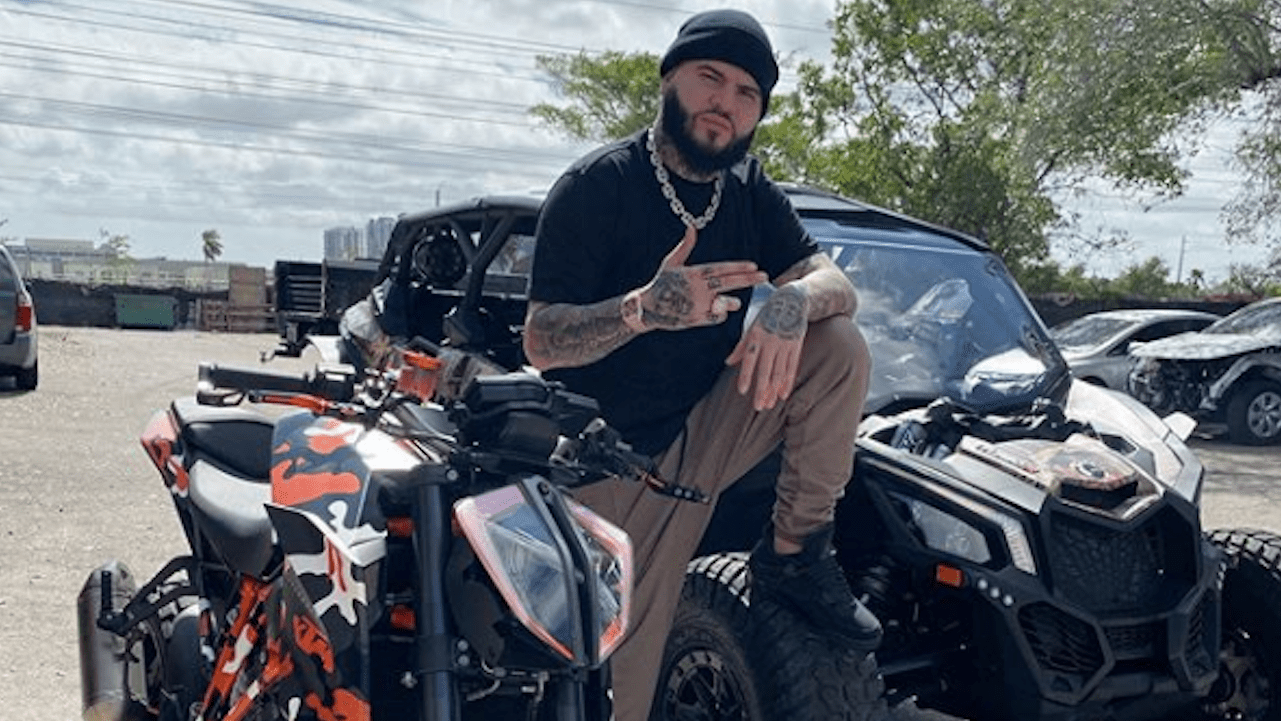 ¡En exclusiva! Farruko define a Roatán como "un lugar mágico" tras la ...