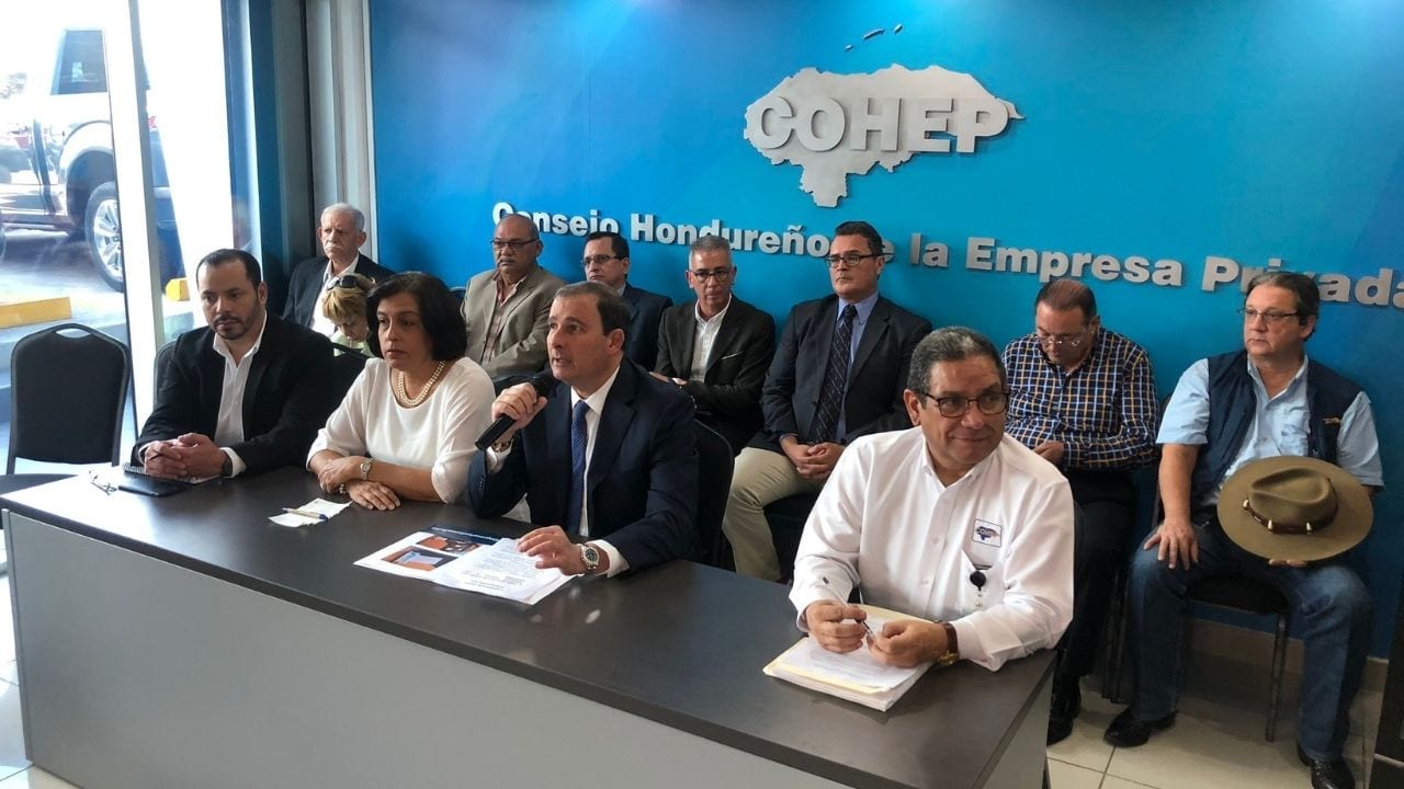 Cohep adelanta L30 millones en vacuna contra el covid-19 para el IHSS