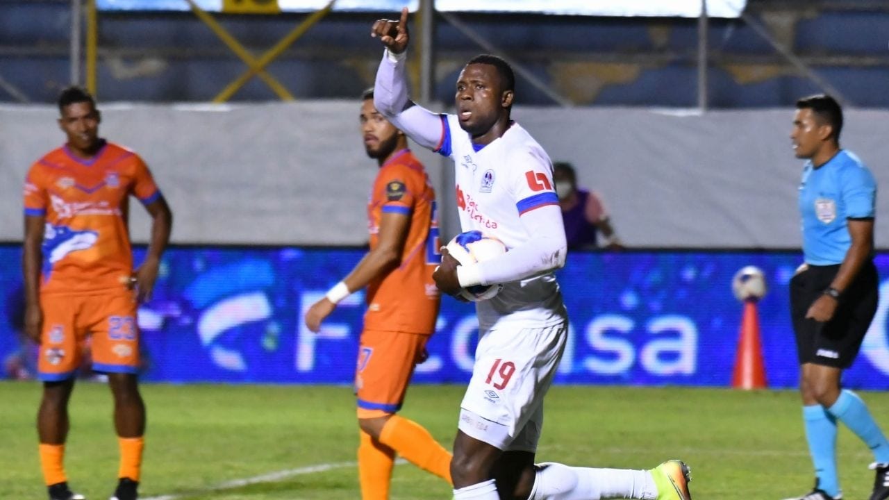 Hat-trick de Yustin Arboleda le da el triunfo a Olimpia frente a los ...