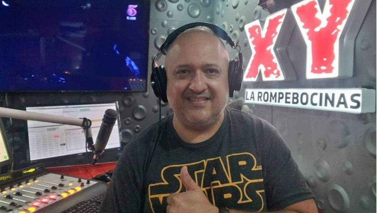 Andy Martínez, locutor de la XY y fiel lector de TUNOTA