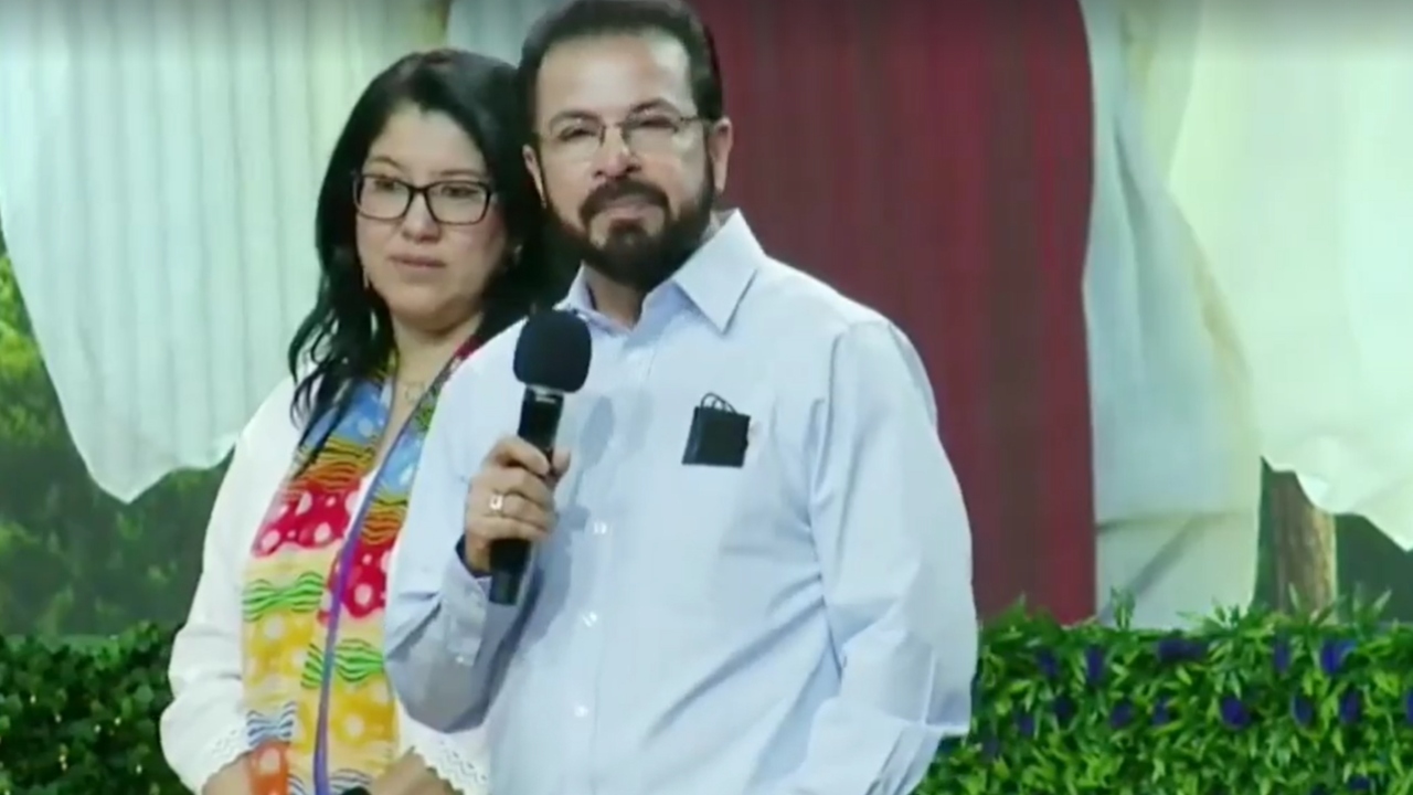Vídeo: Así fue la presentación del pastor German Ponce junto a su ...