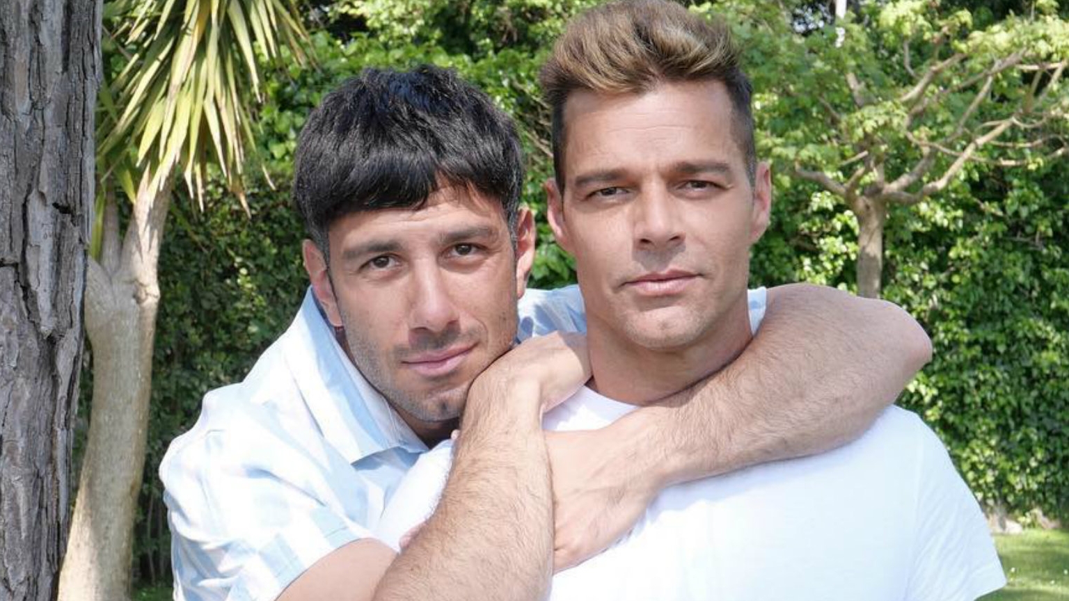 Ricky Martín se muestra amoroso junto a su esposo en románticas fotos