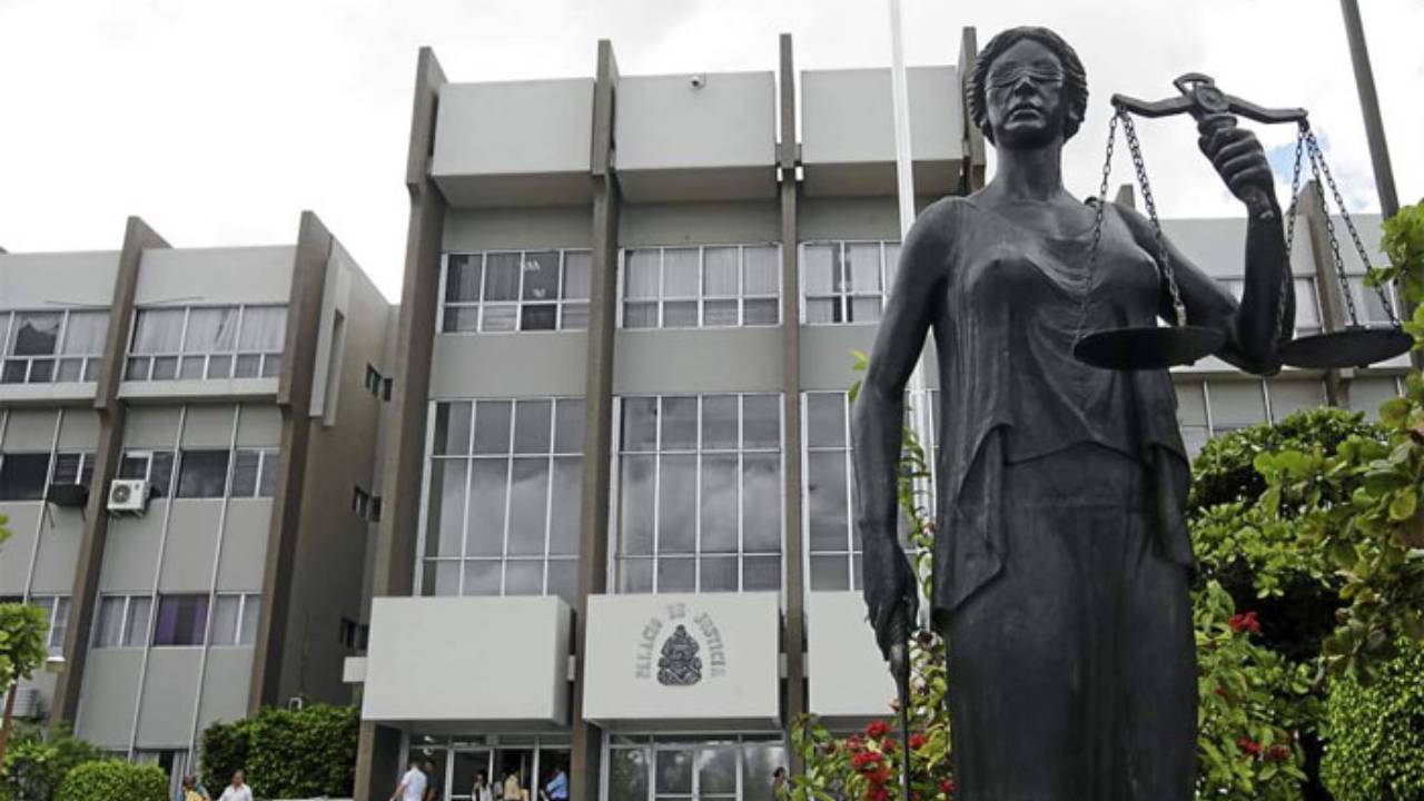 Anuncian ajuste de más de 12 mil lempiras para funcionarios y servidores del Poder Judicial en ...