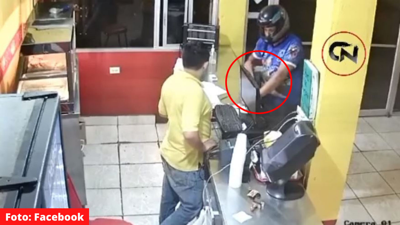 Captan a ladrón hondureño robando en negocio de pollos de Sabá en Colón