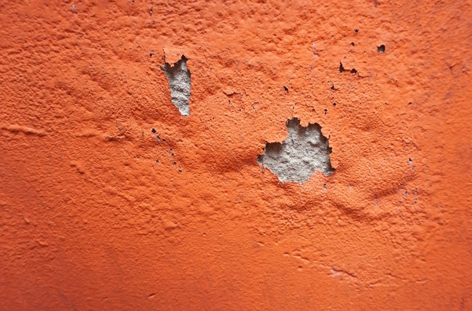 Consejos básicos para reparar y pintar una pared o un techo agrietado