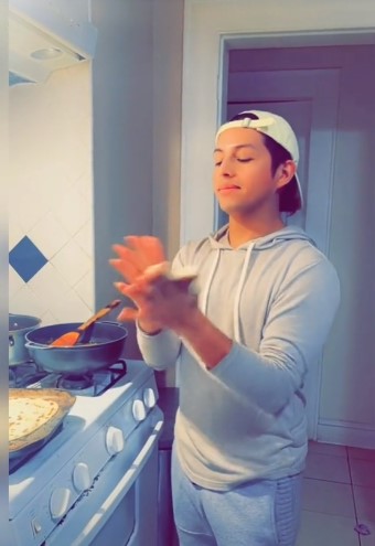 Omar Velásquez, tiktoker hondureño que recrea vivencias cotidianas ...