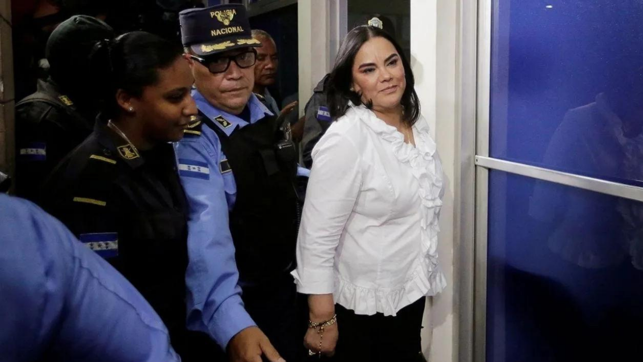 Lectura de fallo en juicio contra ex primera dama, Rosa Elena Bonilla ...