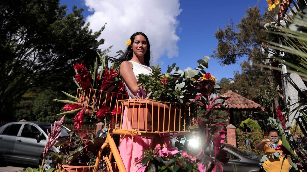 Santa Lucía recupera su peculiar Festival de las Flores