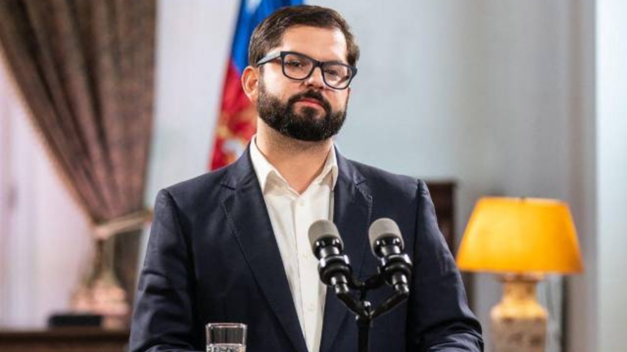 Boric se compromete a impulsar otro proceso constituyente en Chile